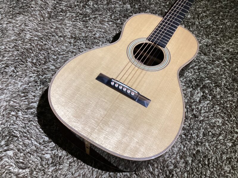 【激鳴りVTSトップ】Martin O12-28 Modern Deluxe | あぽろん | 新潟の楽器販売・通販・音楽教室
