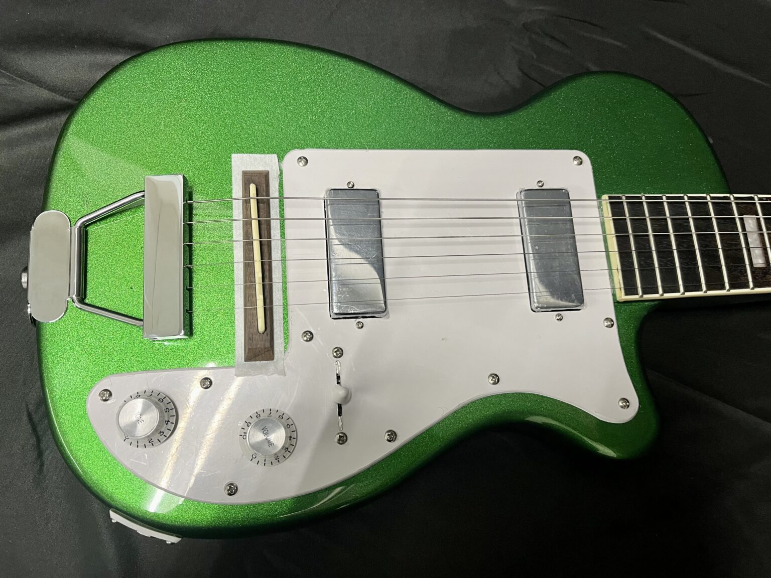 EastwoodがHarmony Stratotone H44を元に、2ピックアップ仕様で製作したAirline H44 DLXについてご紹介！ | あぽろん | 新潟の楽器販売・通販・音楽教室